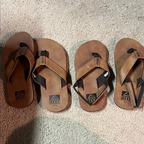 Reef | Shoes | Reef Tan And Black Sandals | Poshmark